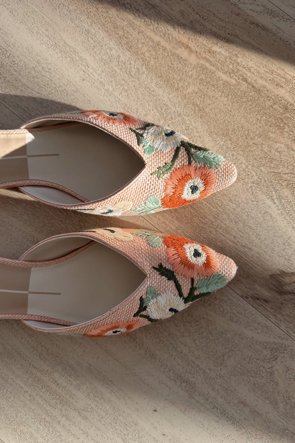 Dolce Vita Elm Pink Floral Raffia Flat - Lizard Thicket