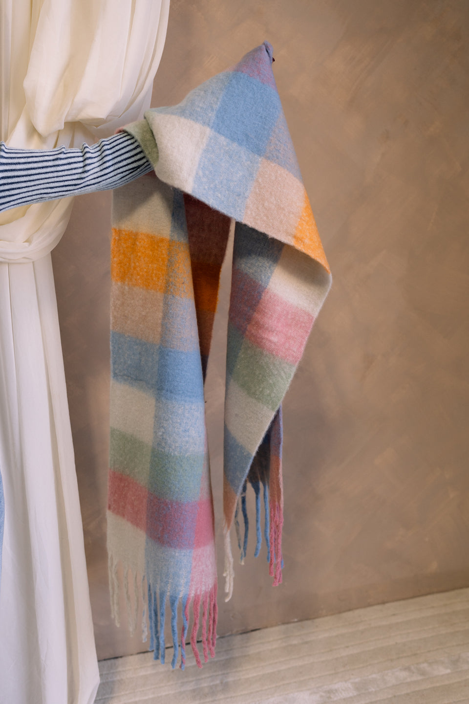 Maren Plaid Fringe Scarf - Lizard Thicket