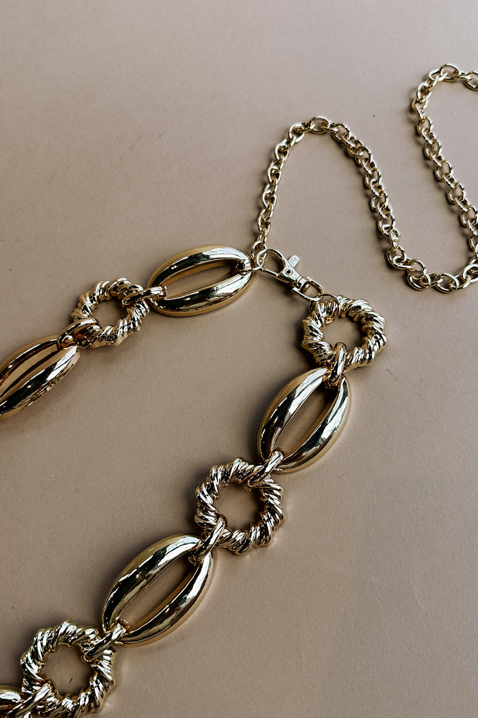 Audrey Gold Oval & Starburst Medallion Chain Belt - Lizard Thicket